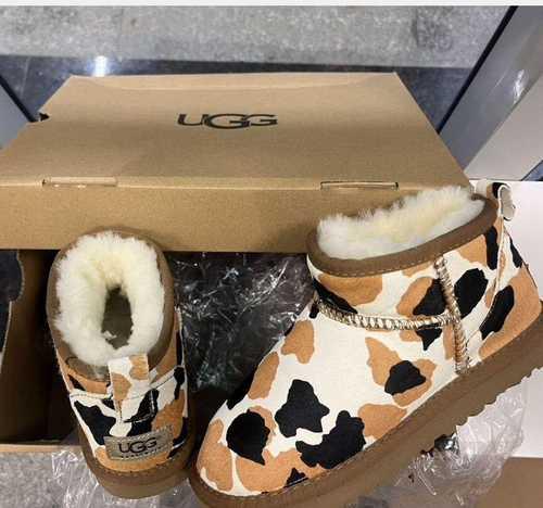 Ugg classic mini