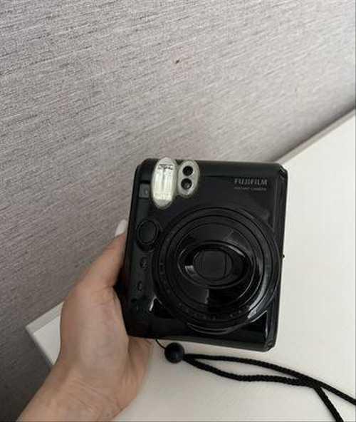 Компактный фотоаппарат instax