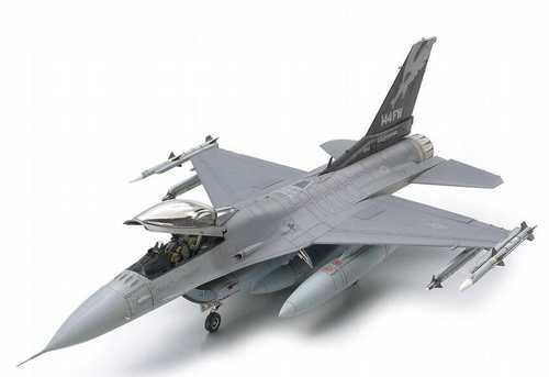 Код 61101 1/48 Lockheed Martin F-16C