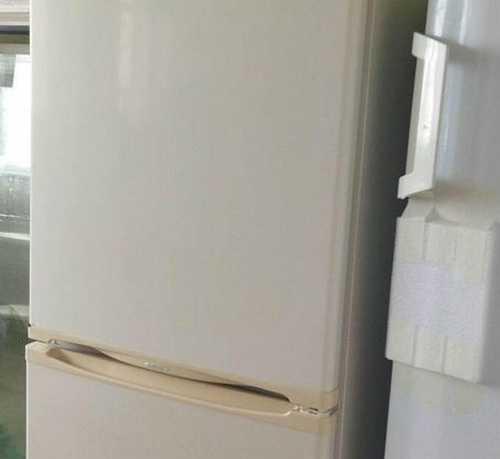 Холодильник Stinol-101ER двухкамерный 300 л