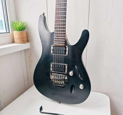 Электрогитара Ibanez S520