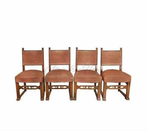 Комплект из четырех старинных персиковых стульев