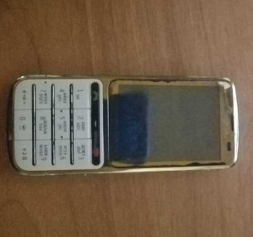 Nokia C3-01 Gold Edition