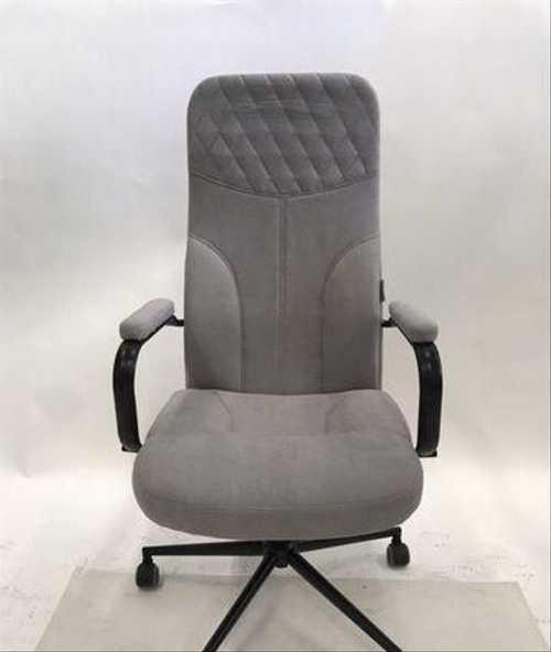 Офисное кресло руководителя KB-10M Светло-серый
