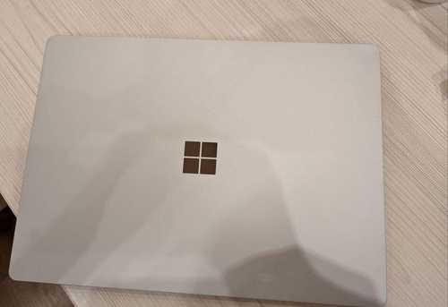 Microsoft Surface laptop (I7/8/256GB)