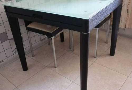 Кухонный стол и 4 стула комплект бу