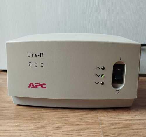 Стабилизатор напряжения APC LE600-RS