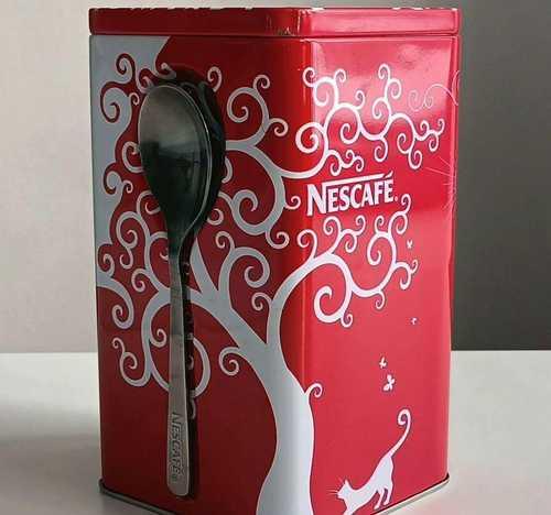 Жестяная банка красная с ложкой Nescafe