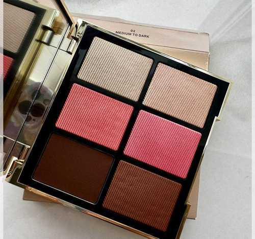 Burberry Essentials Glow Palette 02 Medium to Dark