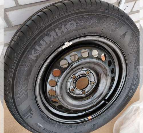 Kumho Ecsta HS51 205/65 R16