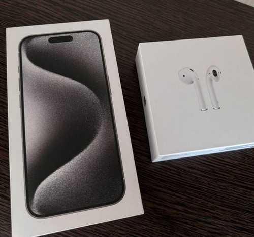 Коробка от айфона 15 и наушников airpods