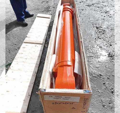 Гидроцилиндр ковша Hitachi ZX500LC-3