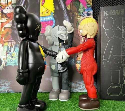 Коллекционная игрушка kaws 37 см