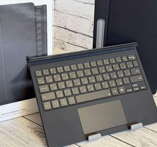 Samsung Tab S9 Book Cover Keyboard с тачпадом