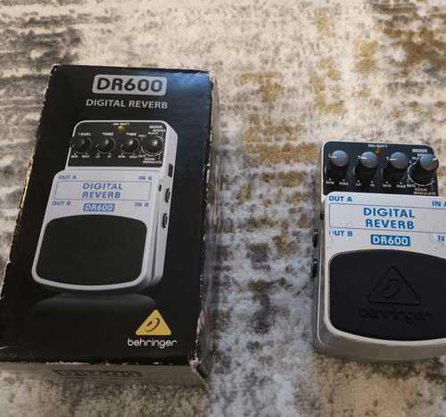 Гитарная педаль behringer DR600 digital reverb