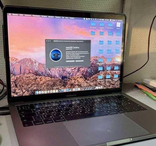MacBook Pro 13 (2017), 256 ГБ, Core i5, 2.3 ГГц, RAM 8 ГБ, Intel Iris Plus Graphics 640