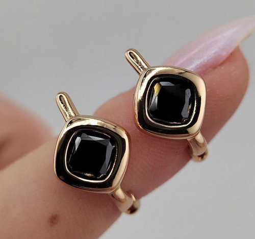 Серьги с черным цирконом, покрытие золото