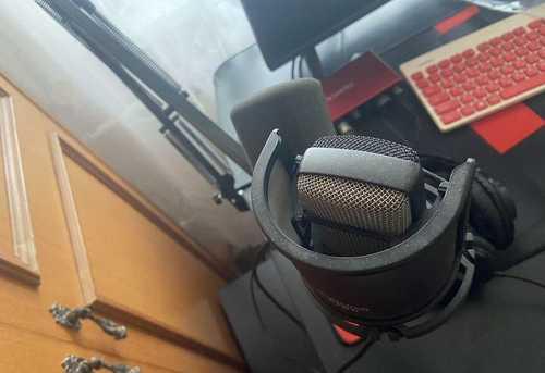 AKG C214 студийный микрофон