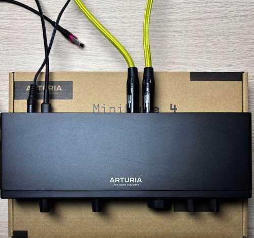 Звуковая карта USB Arturia Minifuse 4 Black