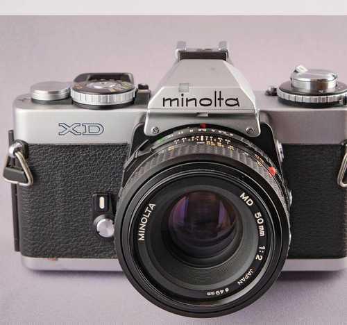 Minolta XD с объективом