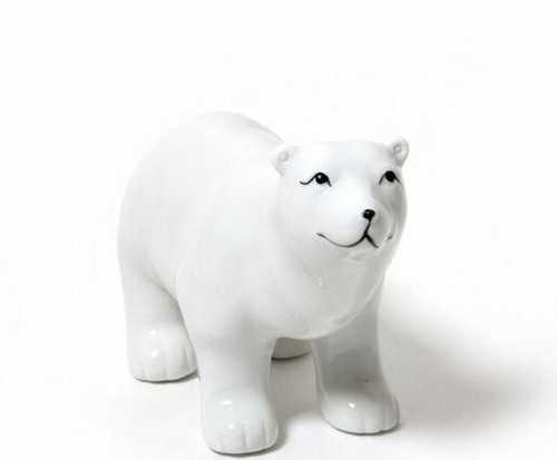 Фарфоровая статуэтка "Белый медведь". Европа