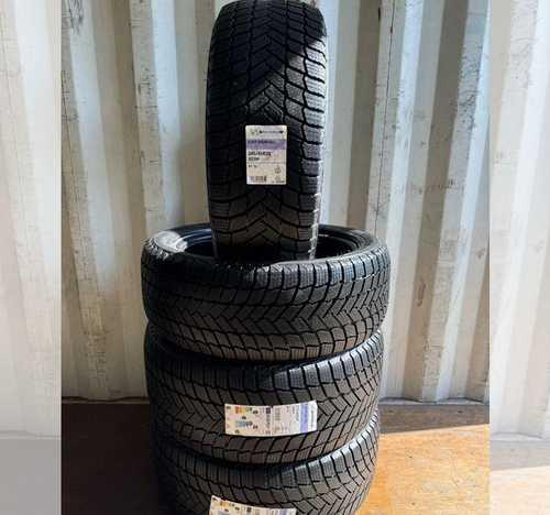 Michelin X-Ice Snow SUV 245/45 R20 и 275/40 R20 106H