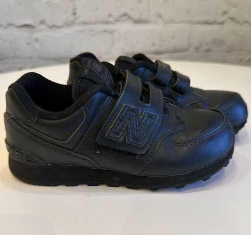 Кроссовки new balance и ботинки reima