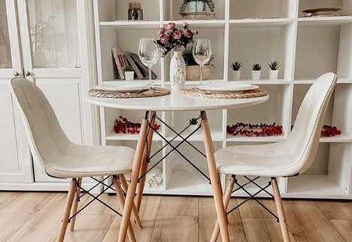 Кухонный стол Eames 80 и 2 стула мягких