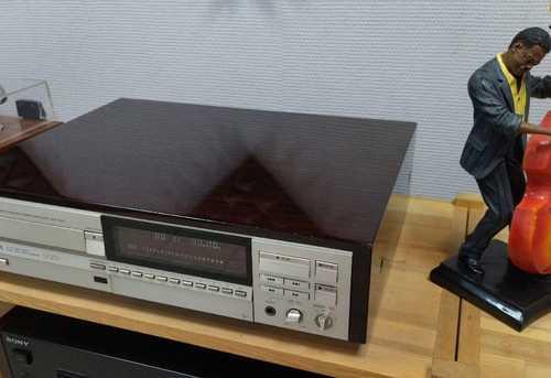 CD Пpoигpыватель denon DCD-3300G