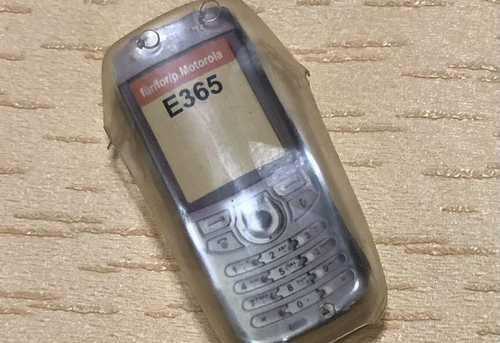 Чехол на Motorola E365