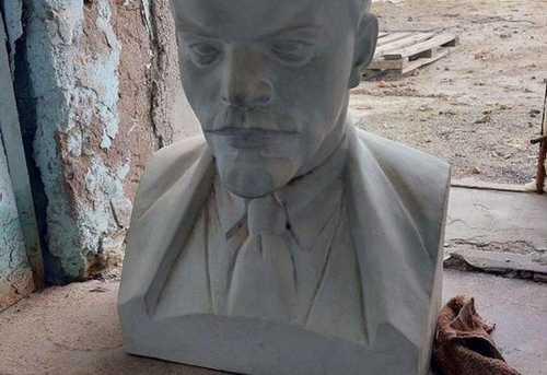Бюст и портрет Ленина