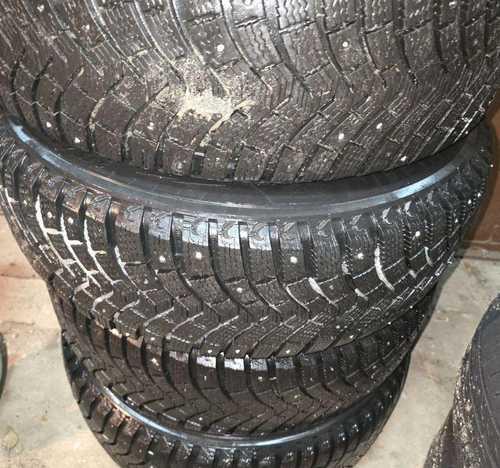 Michelin Latitude X-Ice 215/70 R16 100