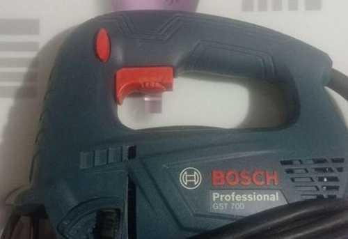 Электро лобзик Bosch GST 700