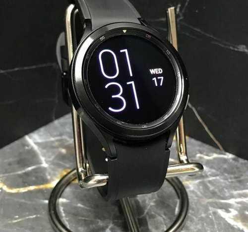 Смарт-часы Samsung Galaxy Watch 4 Classic