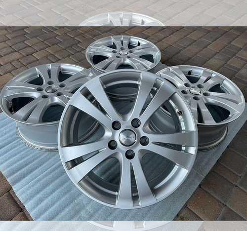 Диски 17” 5х114.3 Manaray на Toyota