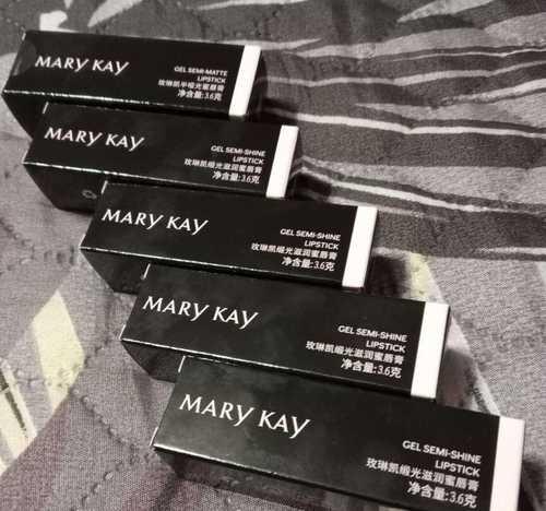 Помада Mary Kay