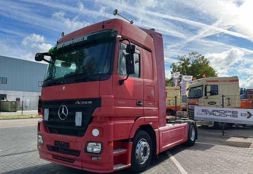 Pазбираем грузовик Mercedes-Benz Actros mpii 2002