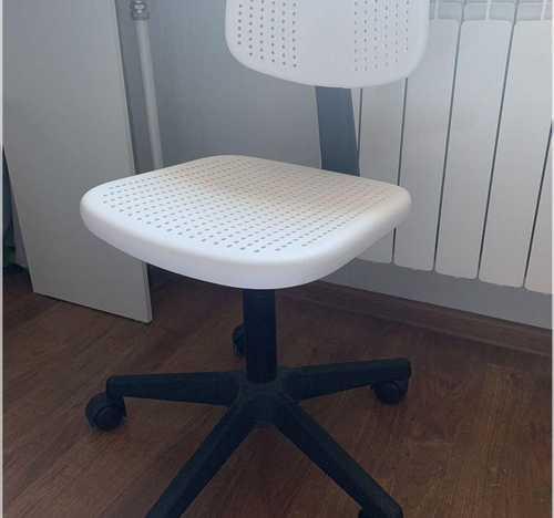 Компьютерное кресло IKEA Альрик