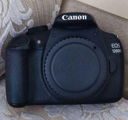 Фотоаппарат canon 1200d body (2130)