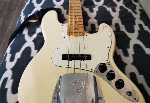 Бас-гитара Fender Jazz Bass