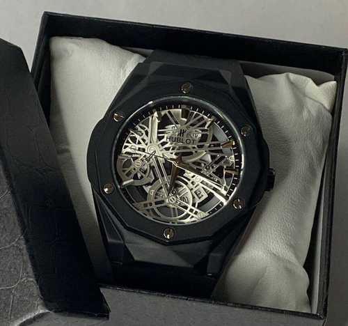 Наручные часы hublot