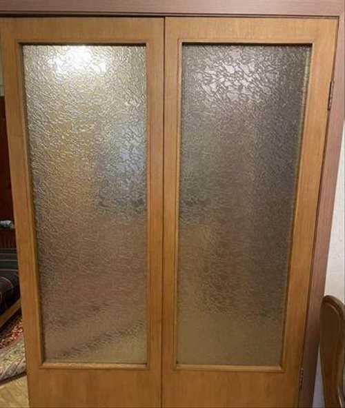 Дубовые двери со стеклом