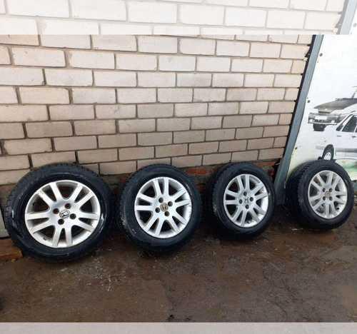 Продам комплект колёс Perelli 185/65 R15. 4x100