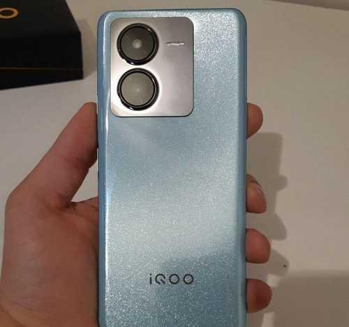 Vivo iQOO Z8, 12/256 ГБ