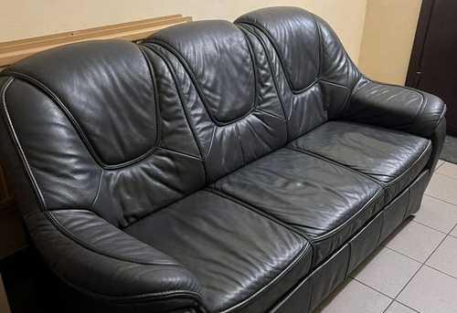 Кожаный диван раскладной италия