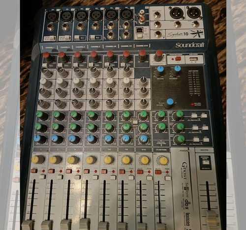 Микшерный пульт Soundcraft signature 10