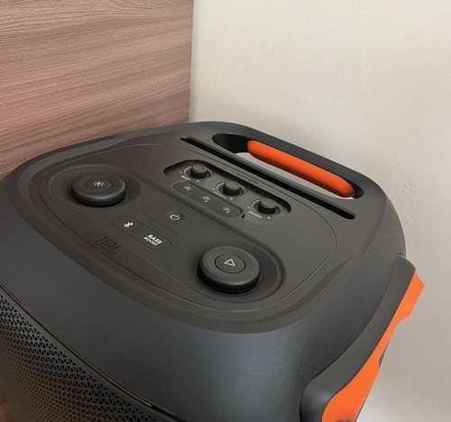 Акустические колонки jbl напольные