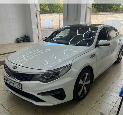 Лобовое стекло Kia Optima 4