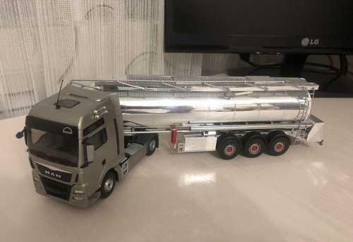 MAN TGX XXL с полуприцепом (пищевая бочка)