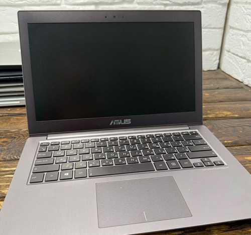 Ноутбук Asus ZenBook U38D AMD A8 / 4ram / 128ssd